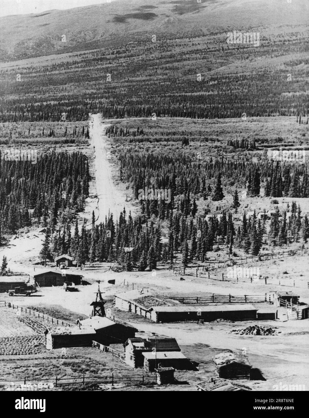 Alcan highway army hi-res stock photography and images - Alamy