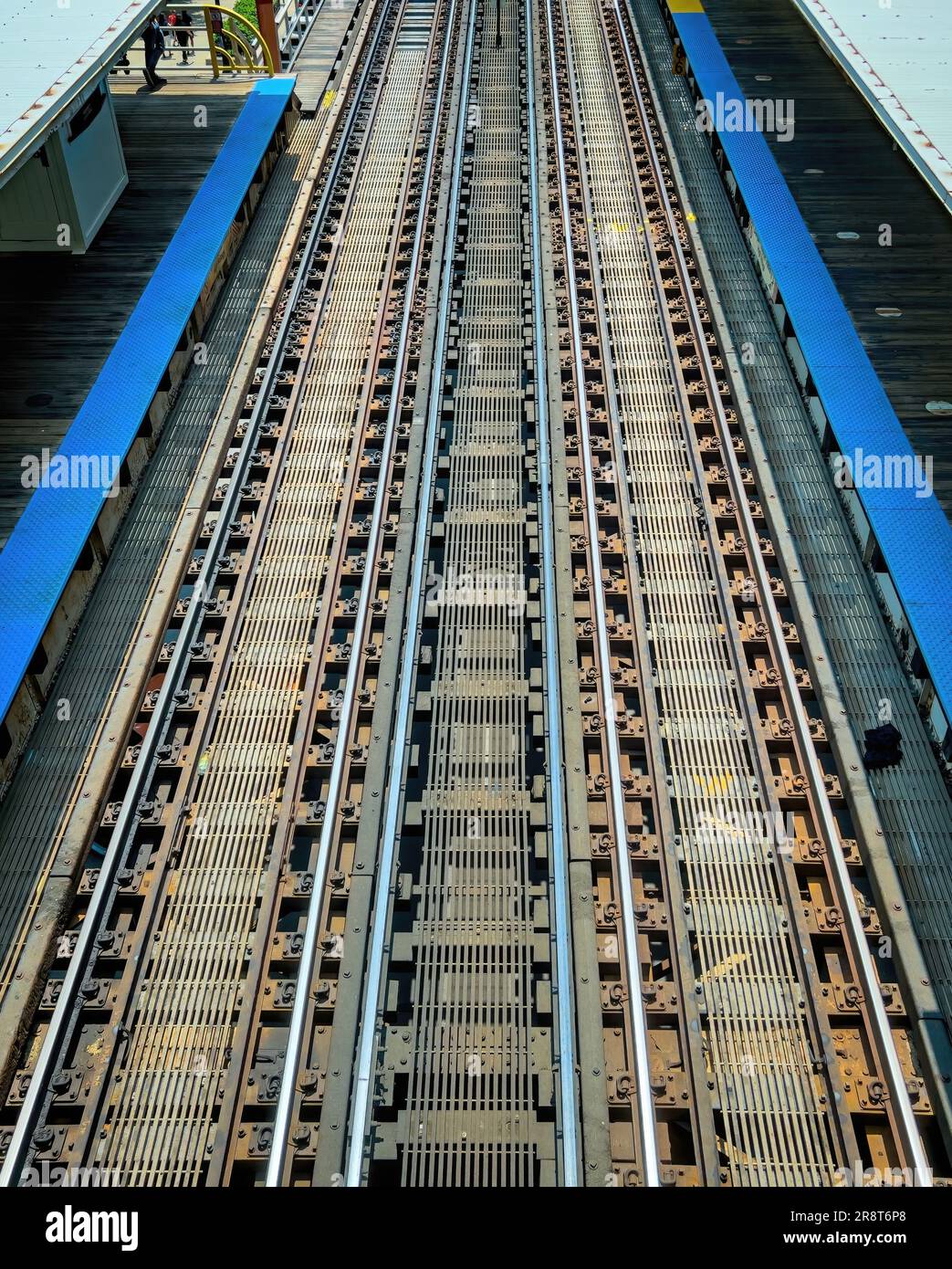 Subway train tunnel chicago hi-res stock photography and images - Alamy