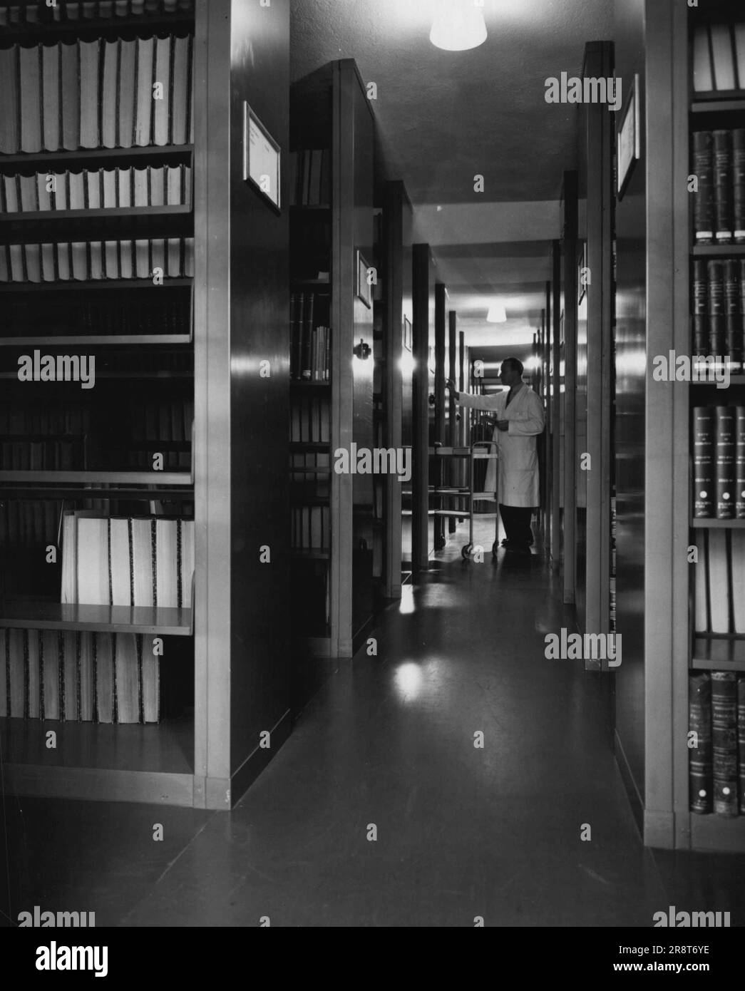 White cubicles hi-res stock photography and images - Alamy