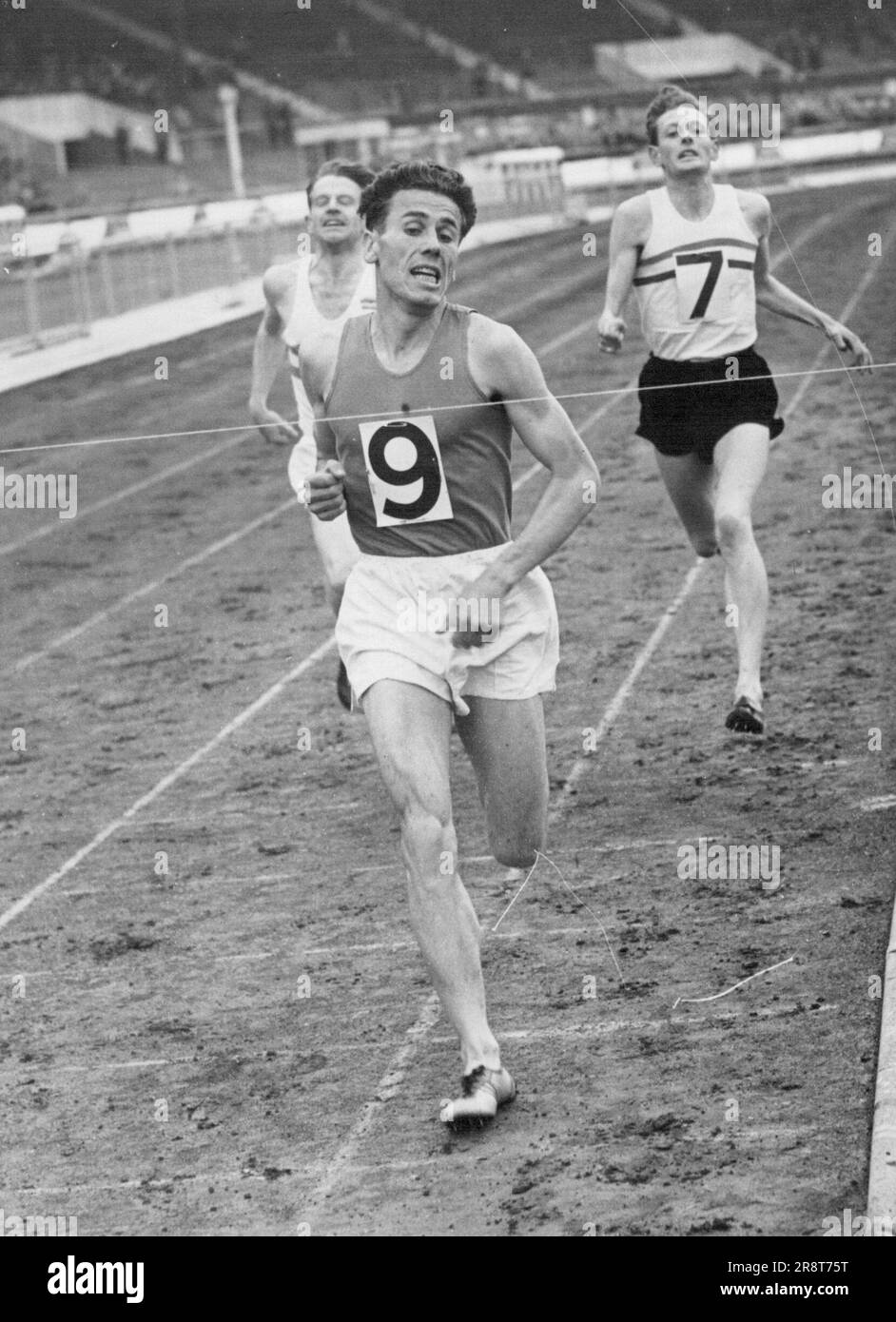 Brian hewson hi-res stock photography and images - Alamy