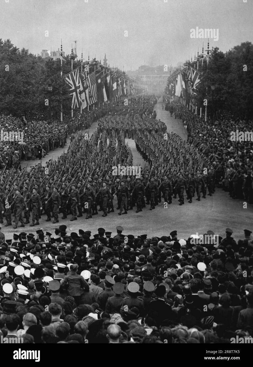 1946 victory parade hi-res stock photography and images - Alamy