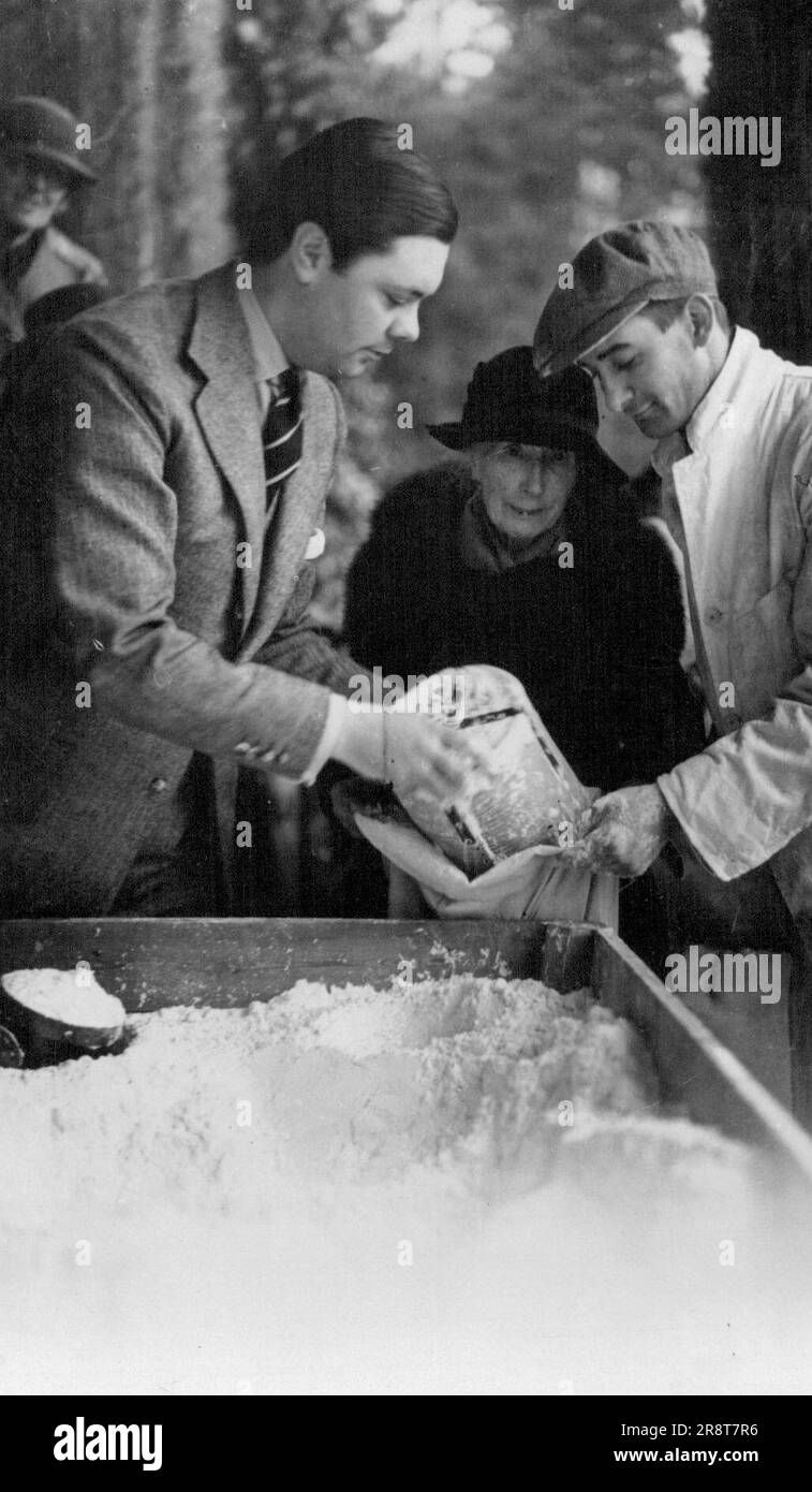 700-Year-Old Ceremony Of Handing Cut Tichborne Dole - Sir Anthony ...