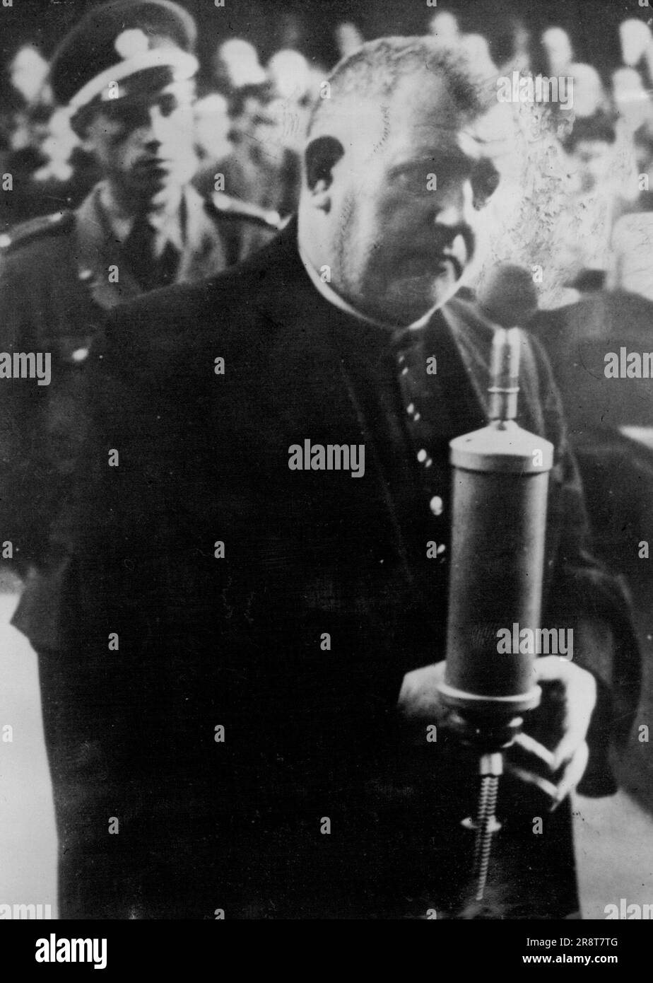 Hitlers study hi-res stock photography and images - Alamy