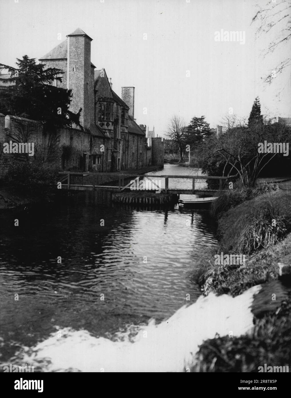'Most Beautiful Thing On Earth' -- The moat surrounding the fortified ...