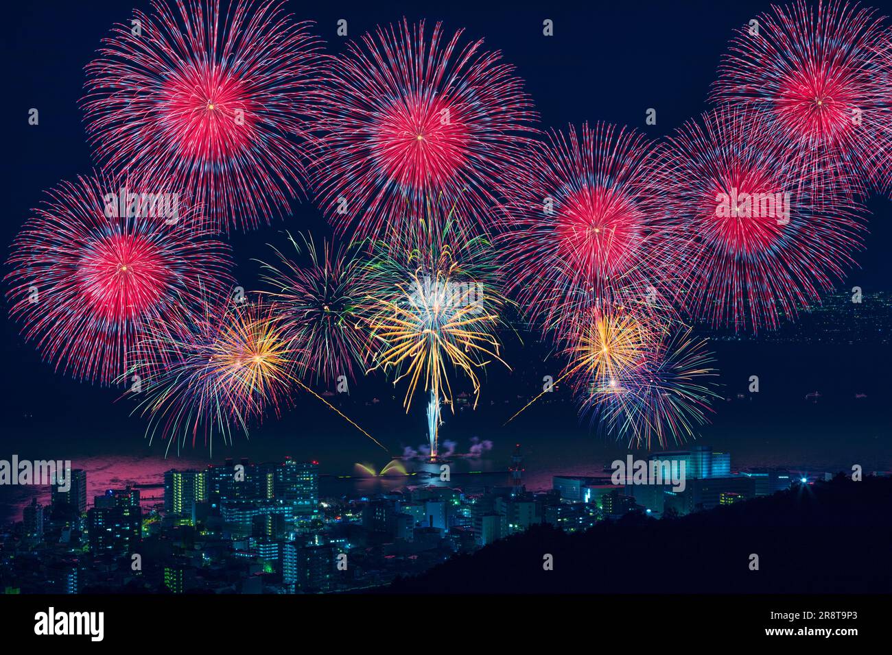 Lake Biwa Grand Fireworks Festival Stock Photo - Alamy