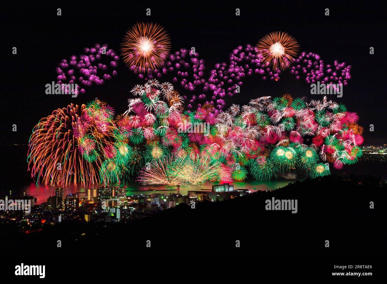 Lake Biwa Grand Fireworks Festival Stock Photo - Alamy