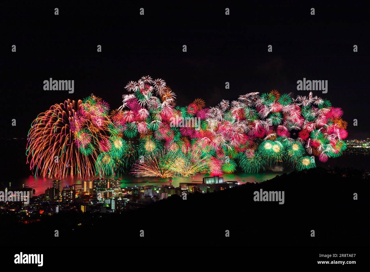 Lake Biwa Grand Fireworks Festival Stock Photo - Alamy