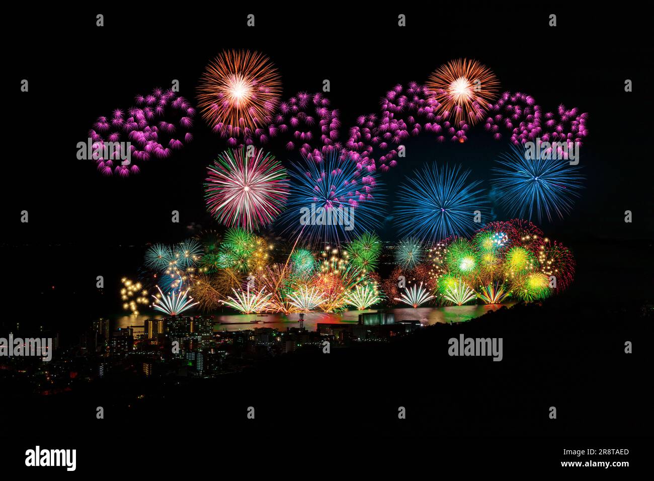 Lake Biwa Grand Fireworks Festival Stock Photo - Alamy