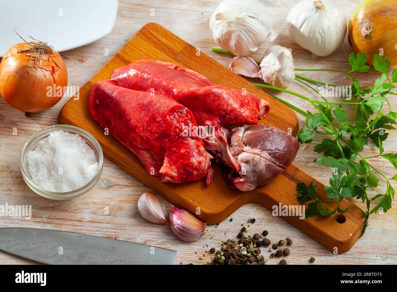 Raw lamb lungs and heart with natural ingredients Stock Photo - Alamy