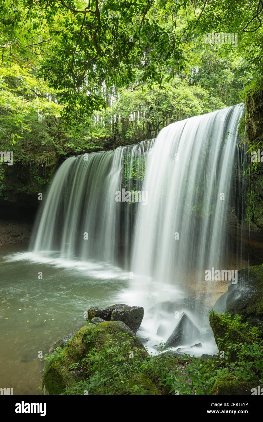 Kumamoto prefecture, japan waterfall hi-res stock photography and ...