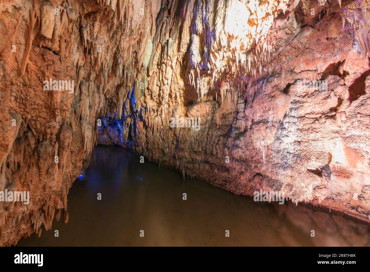 Maki do cave hi-res stock photography and images - Alamy