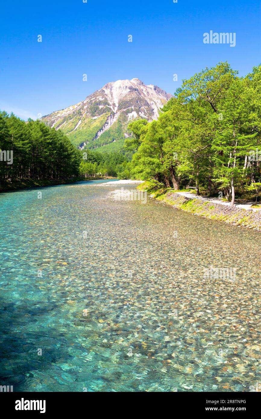 Fresh green Azusa River and Yake-dake (Mt. Yake) bathed in the morning ...