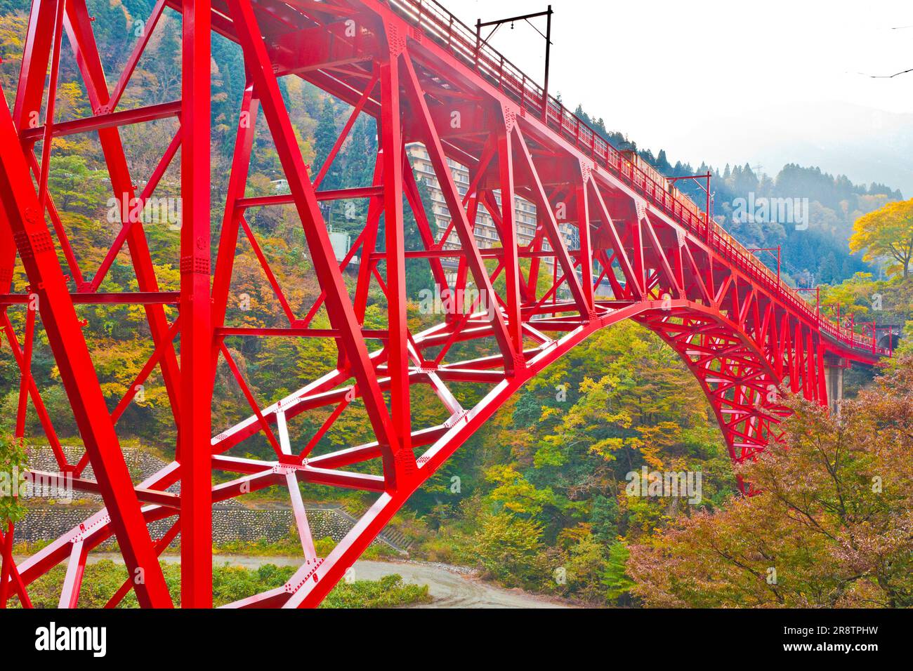 Kurobe gorge railway, Yamabikobashi bridge and a trolley train Stock ...