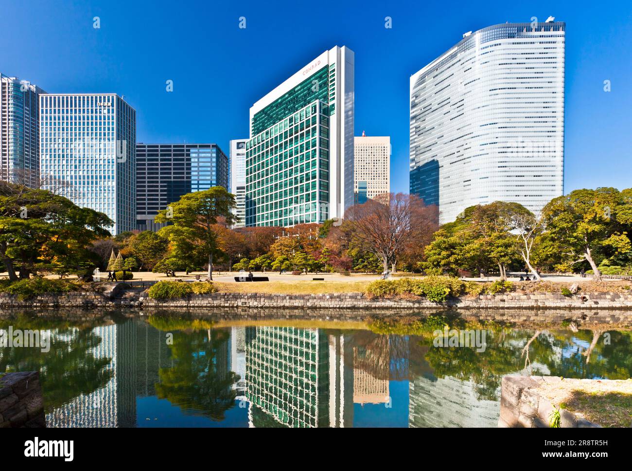 Dentsu shiodome tokyo japan hi-res stock photography and images - Alamy