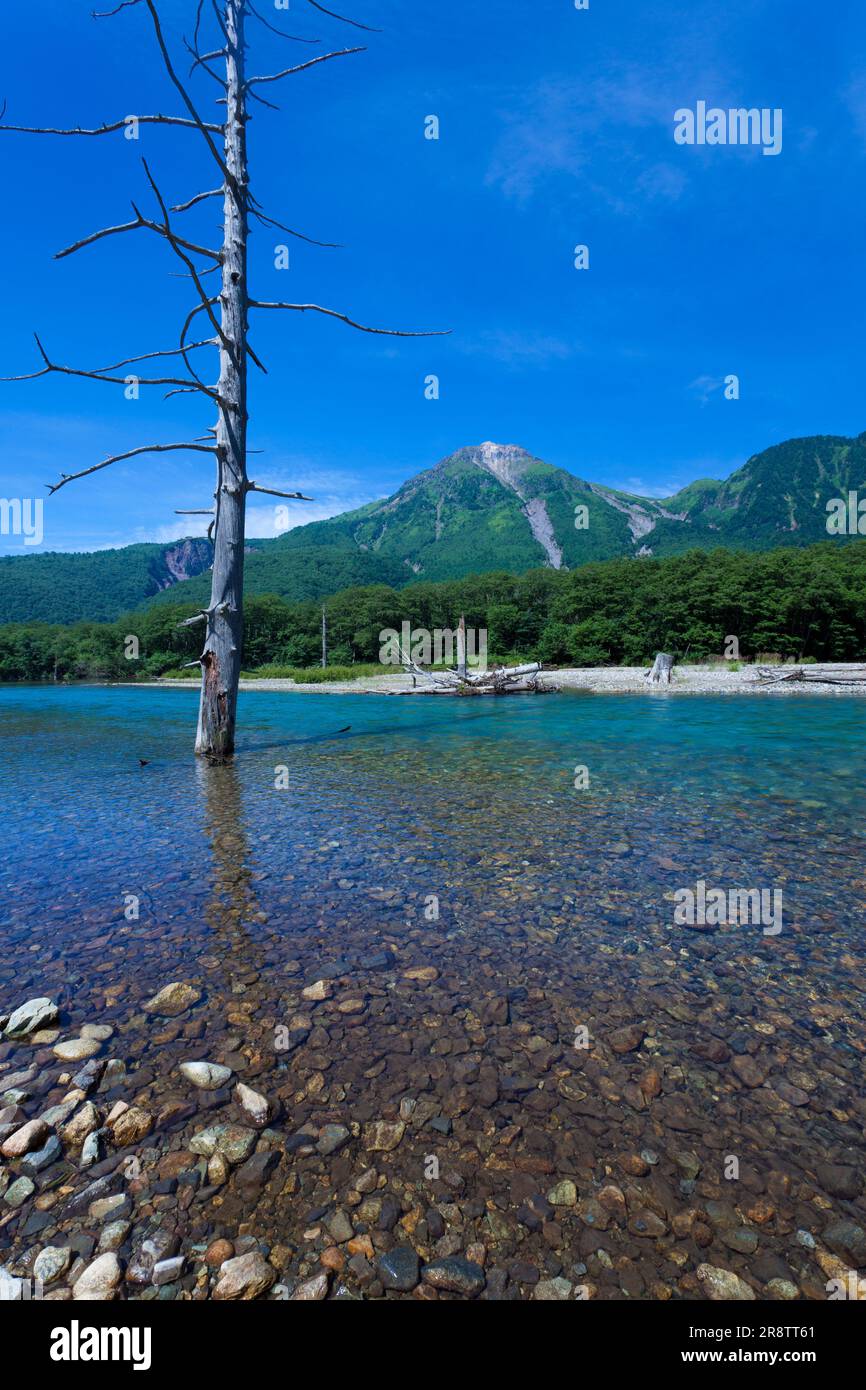 Taishoike Pond and Yake-dake in Kamikochi Stock Photo - Alamy
