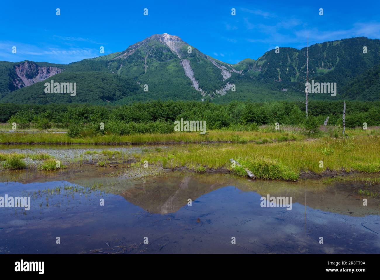 Taishoike Pond and Yake-dake in Kamikochi Stock Photo - Alamy