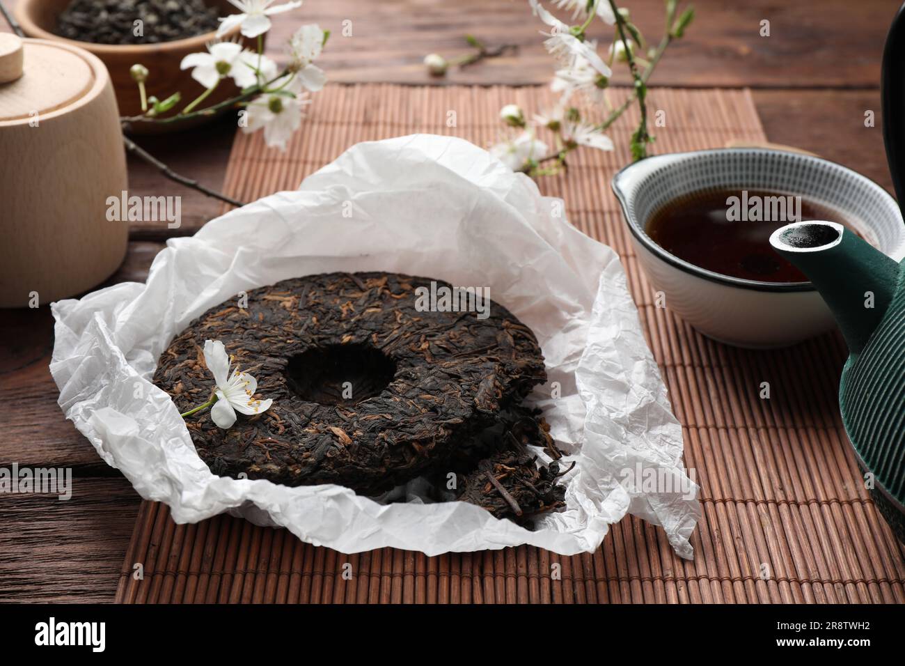 Broken cup tea hi-res stock photography and images - Alamy