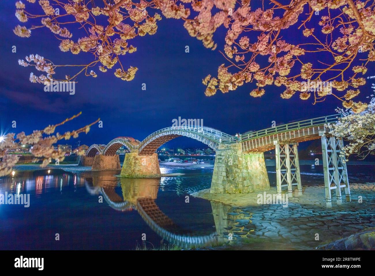 Kintai-bashi bridge and cherry blossoms at night Stock Photo - Alamy