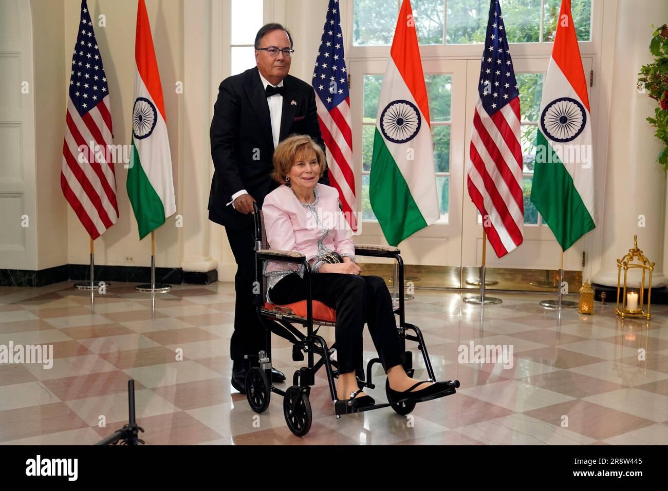 Edward Knight and Amy Shepard Knight arrive for the State Dinner with ...
