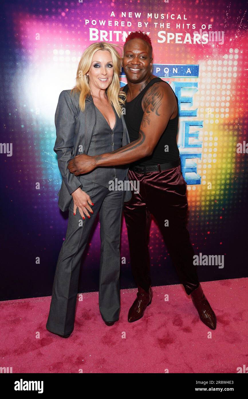 Jane krakowski once hi-res stock photography and images - Alamy