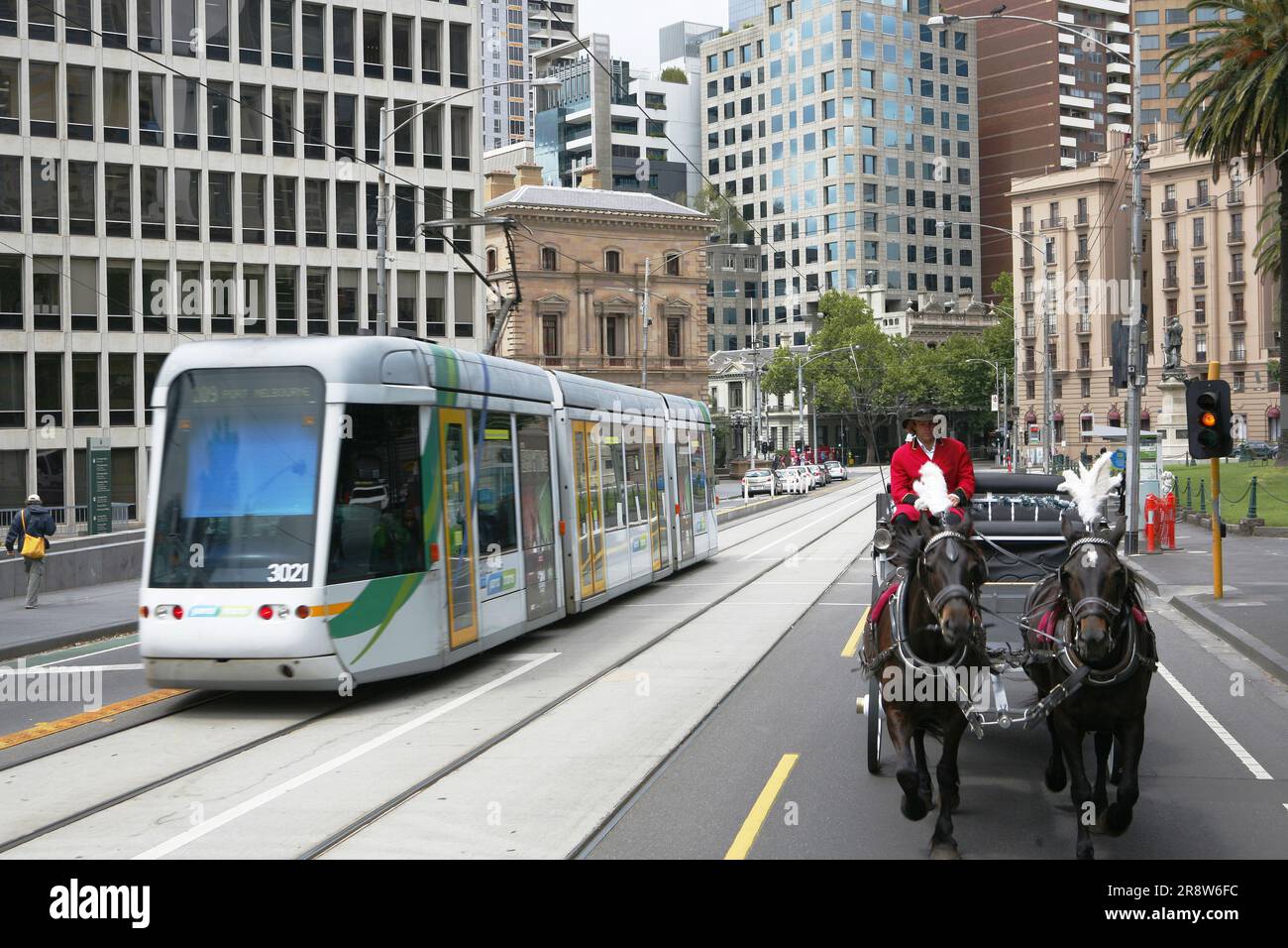 Iconic melbourne trams hi-res stock photography and images - Alamy