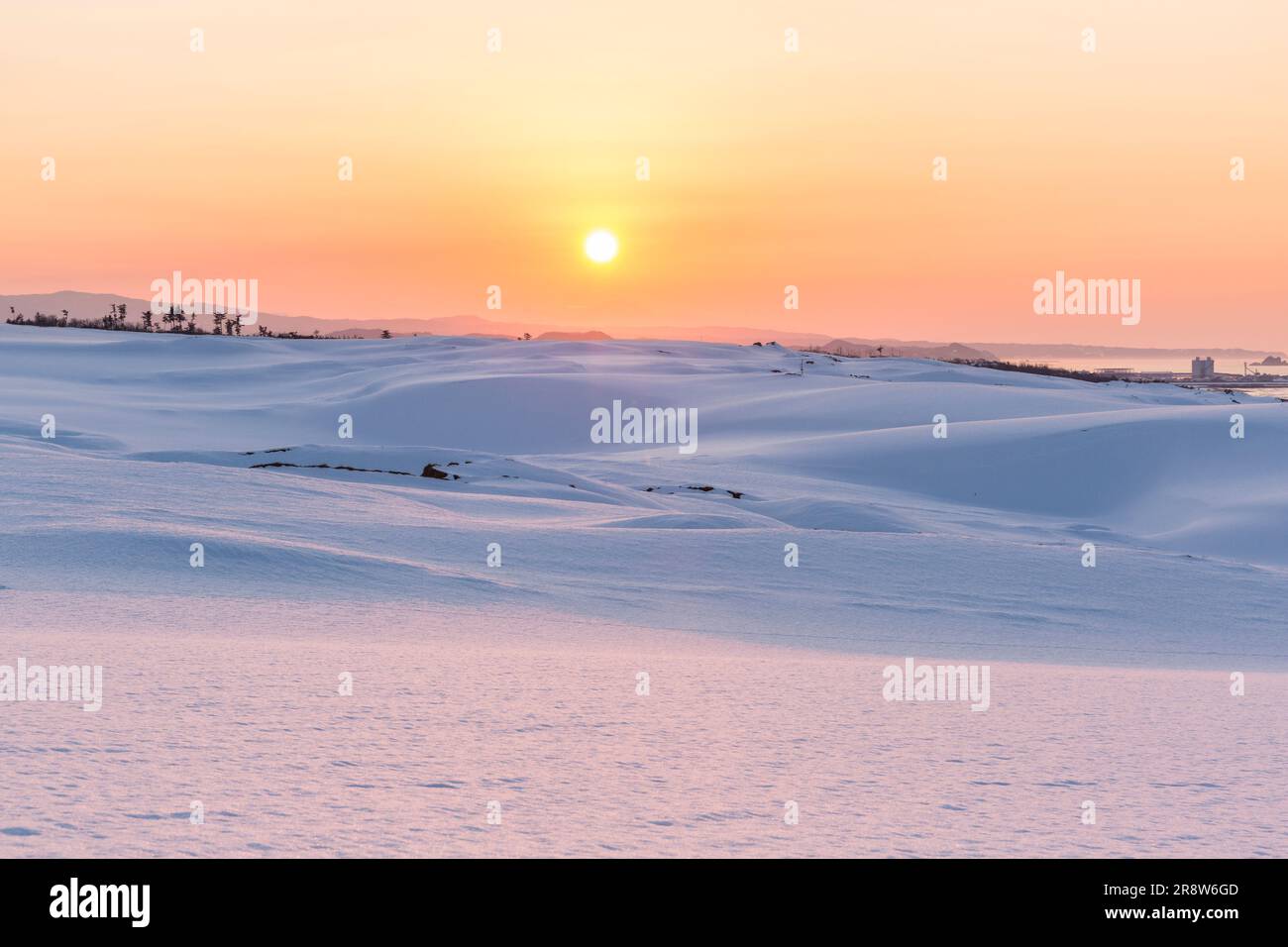 Snow and sand dunes hi-res stock photography and images - Alamy