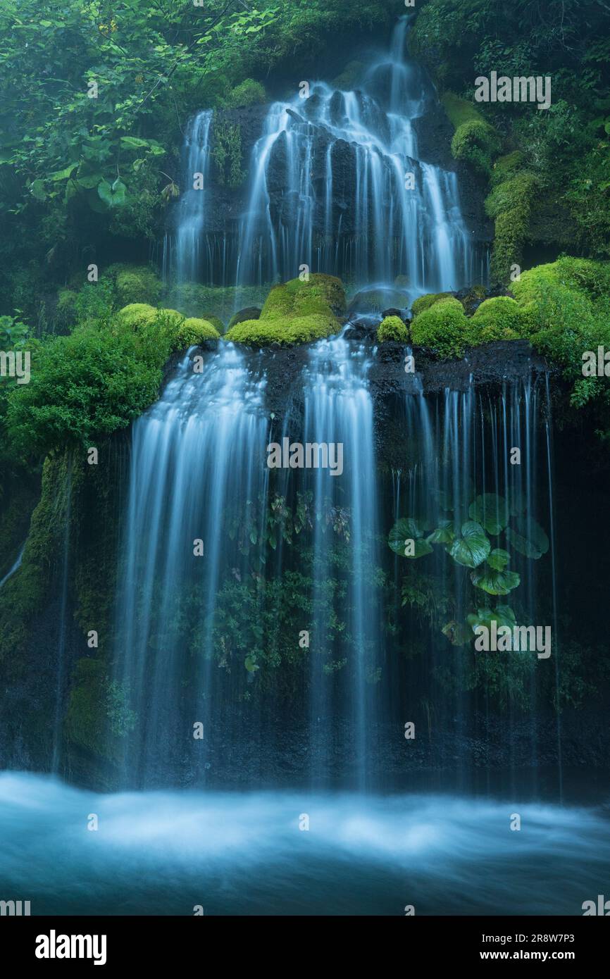 Doryuno waterfall hi-res stock photography and images - Alamy