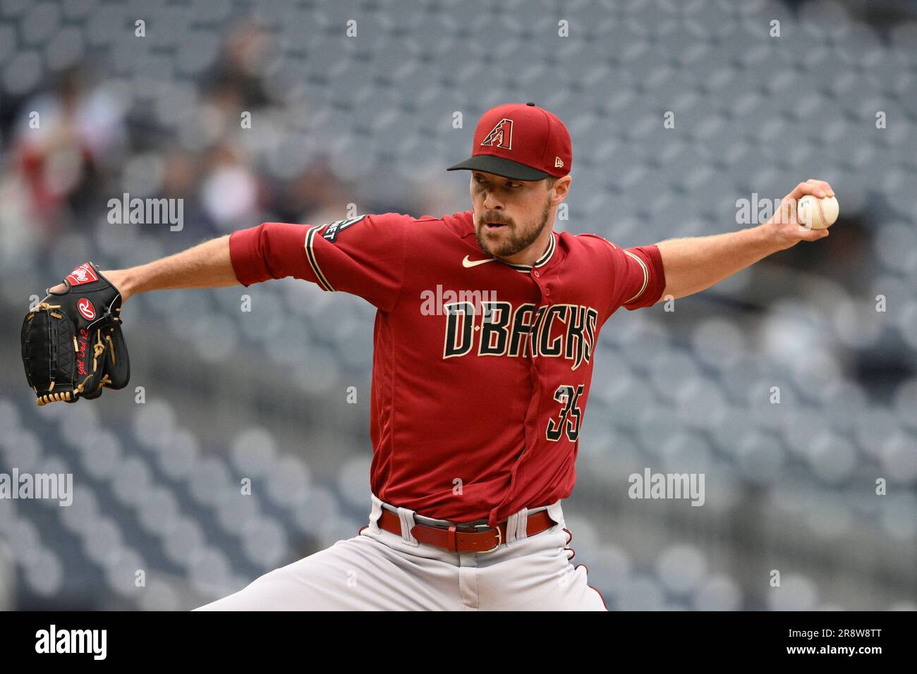 Arizona Diamondbacks relief pitcher Joe Mantiply (35) in action during ...