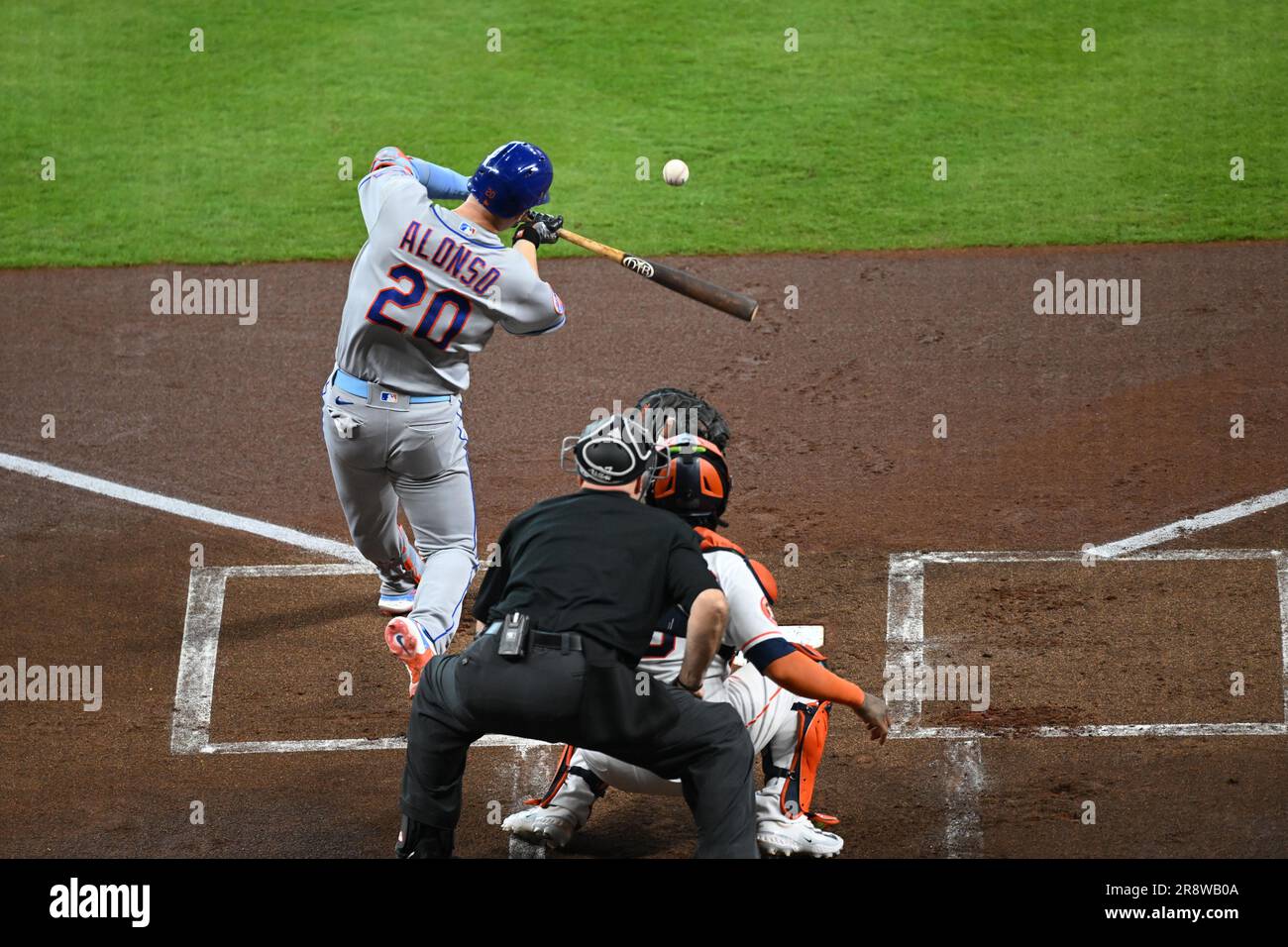 New York Mets first baseman PETE ALONSO (20) hits into a double play in ...