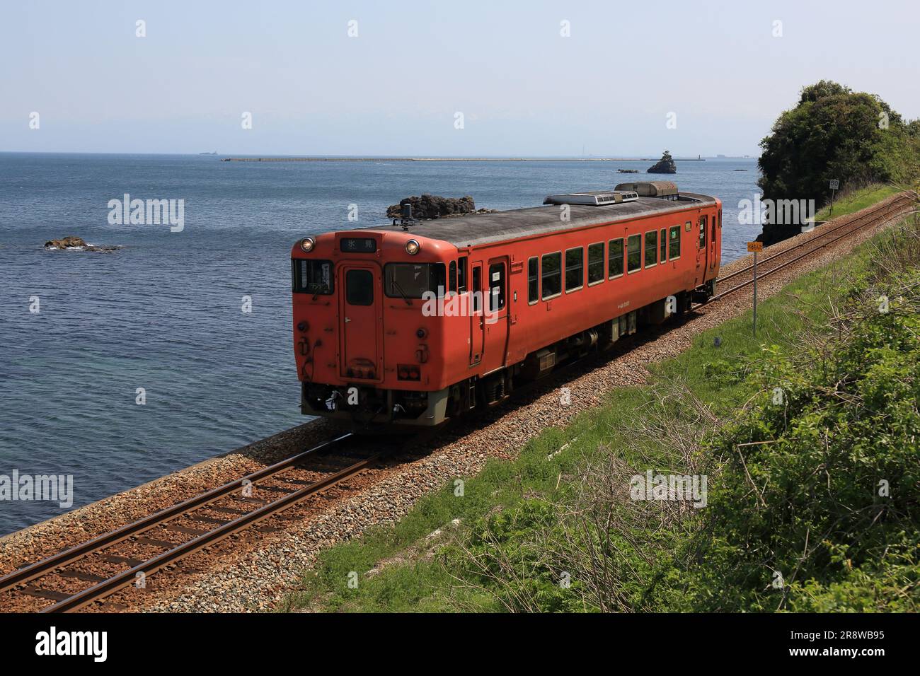 Coast daylight train hi-res stock photography and images - Alamy