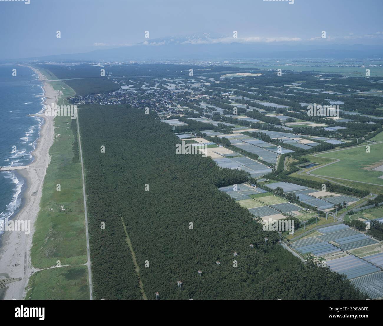 Shonai Dunes and Mt. Chokaisan Stock Photo - Alamy