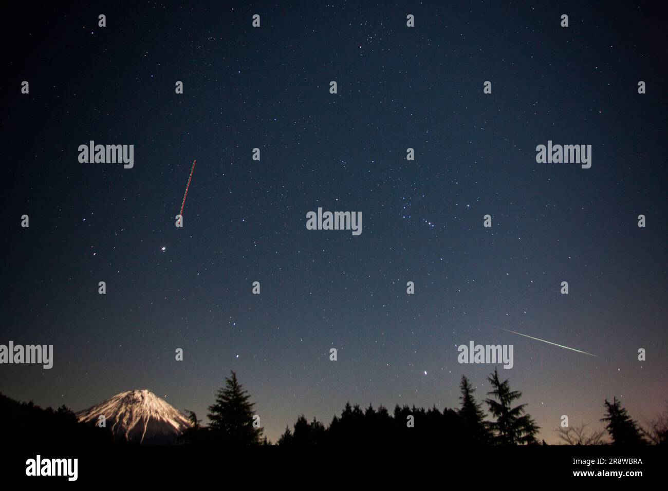 Geminids meteor hi-res stock photography and images - Alamy