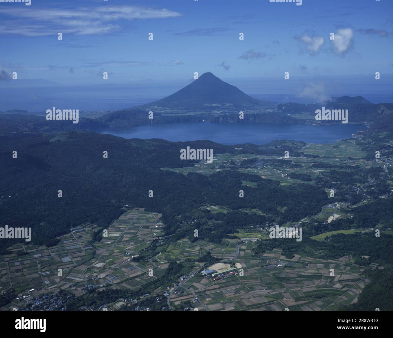 Lake Ikeda and Mount Kaimondake Stock Photo - Alamy