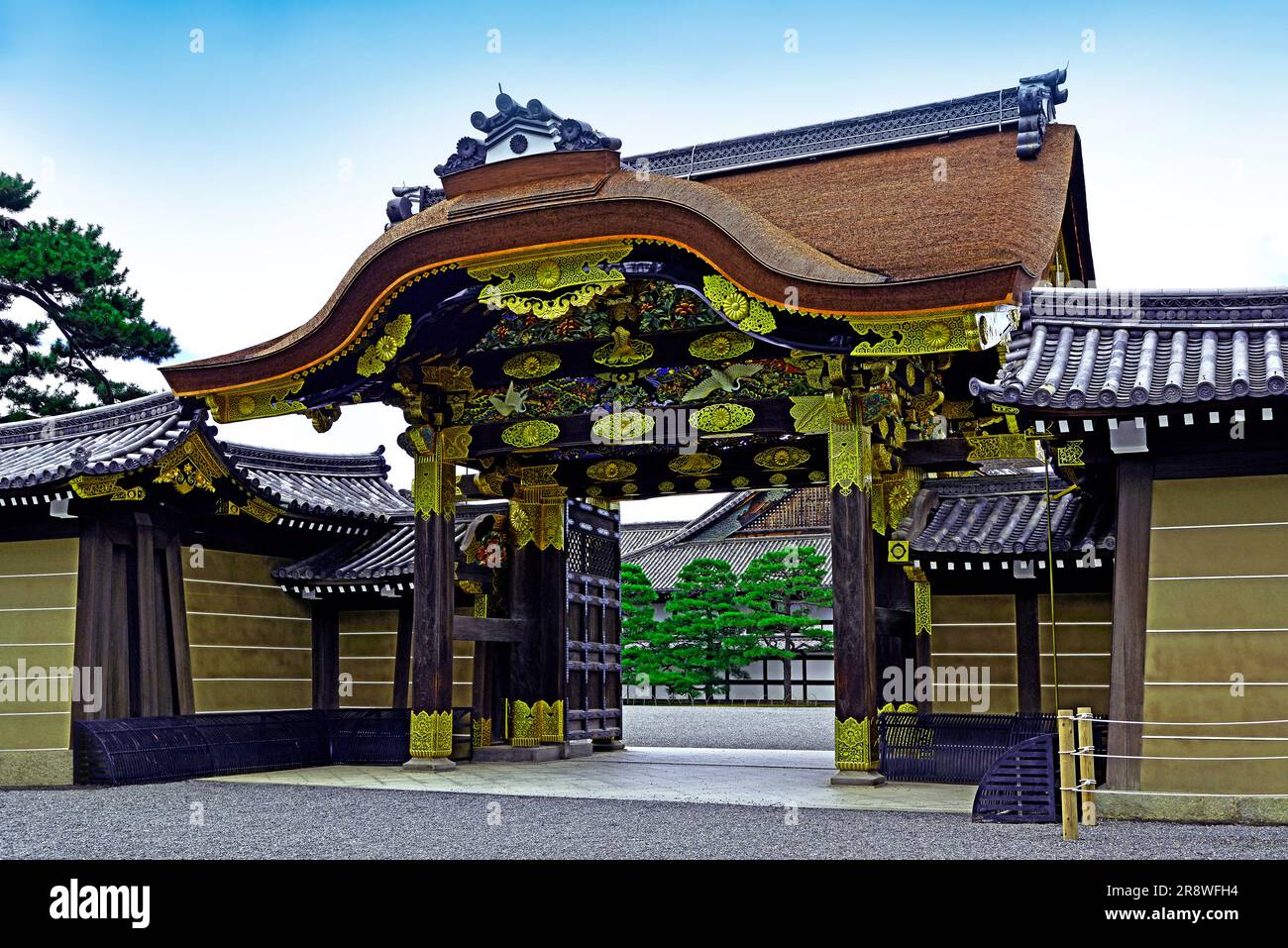 Main building nijojo castle kyoto hi-res stock photography and images ...