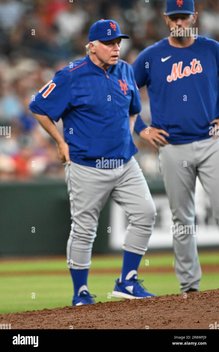 New York Mets head coach Buck Showalter (11) during the MLB game ...