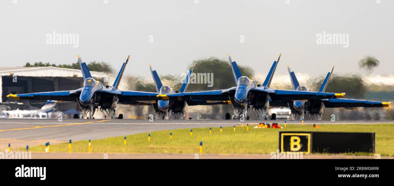 The amazing jets flying overhead Stock Photo - Alamy