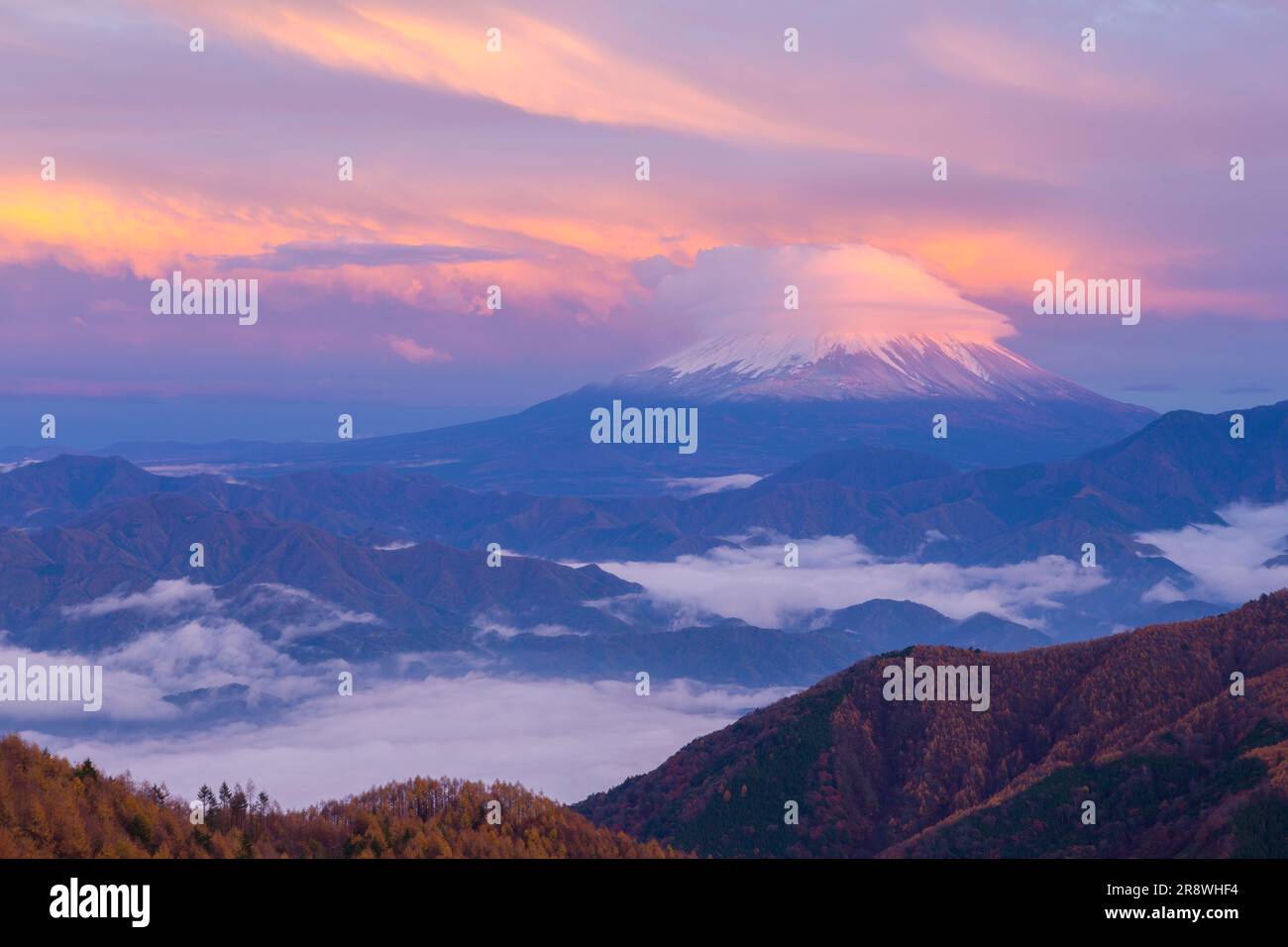 Cloud cap hi-res stock photography and images - Alamy
