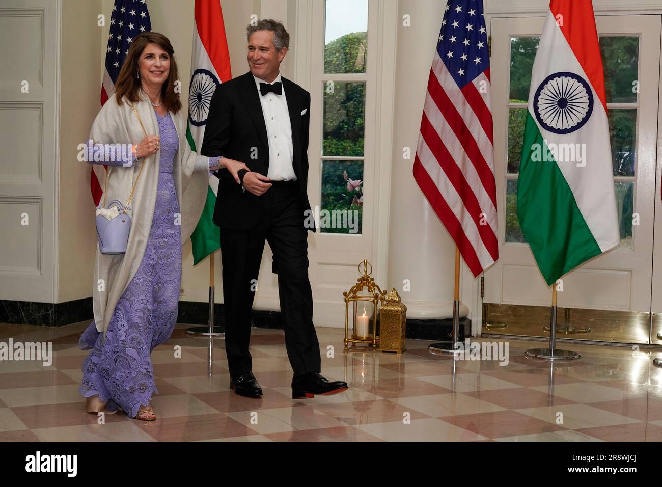 Nat Simons and Laura Baxter-Simons arrive for the State Dinner with ...