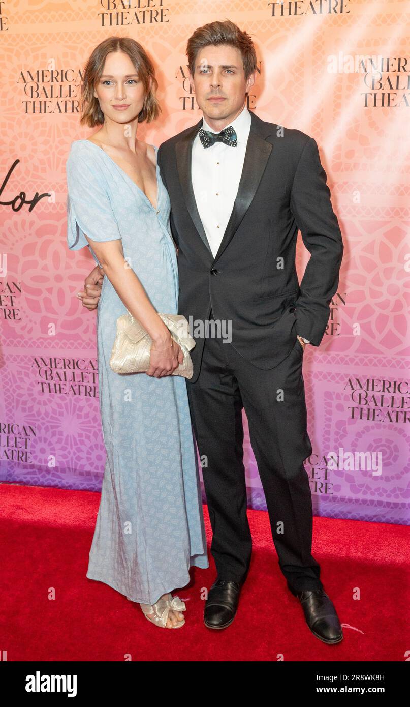 Chris Lowell And Girlfriend