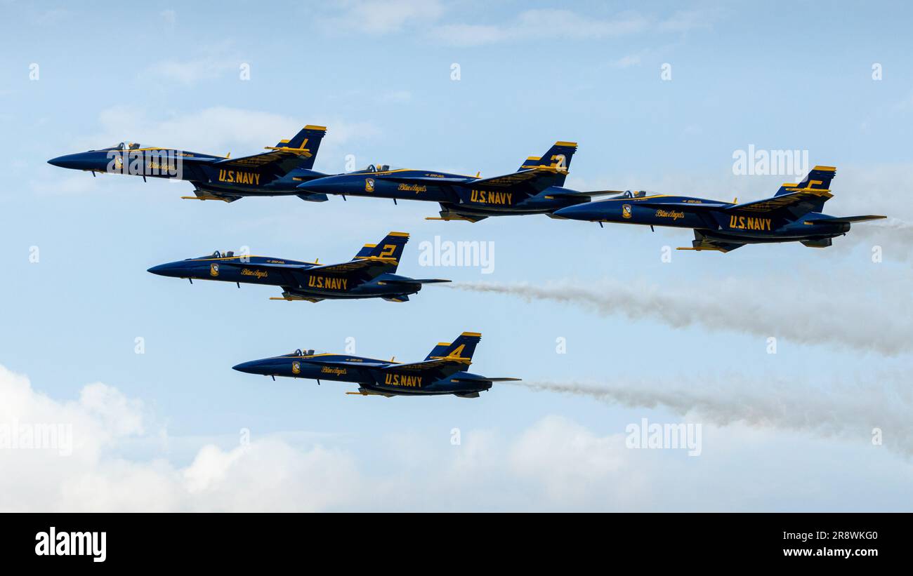 The amazing jets flying overhead Stock Photo - Alamy