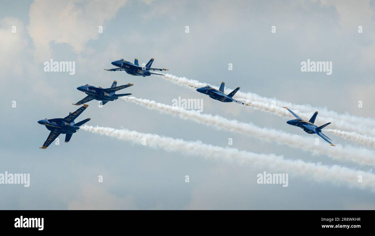 The amazing jets flying overhead Stock Photo - Alamy
