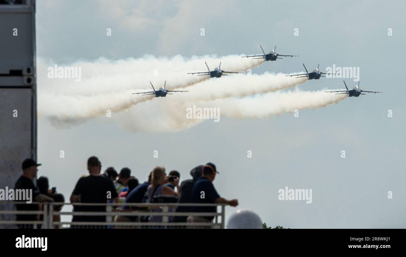 The amazing jets flying overhead Stock Photo - Alamy