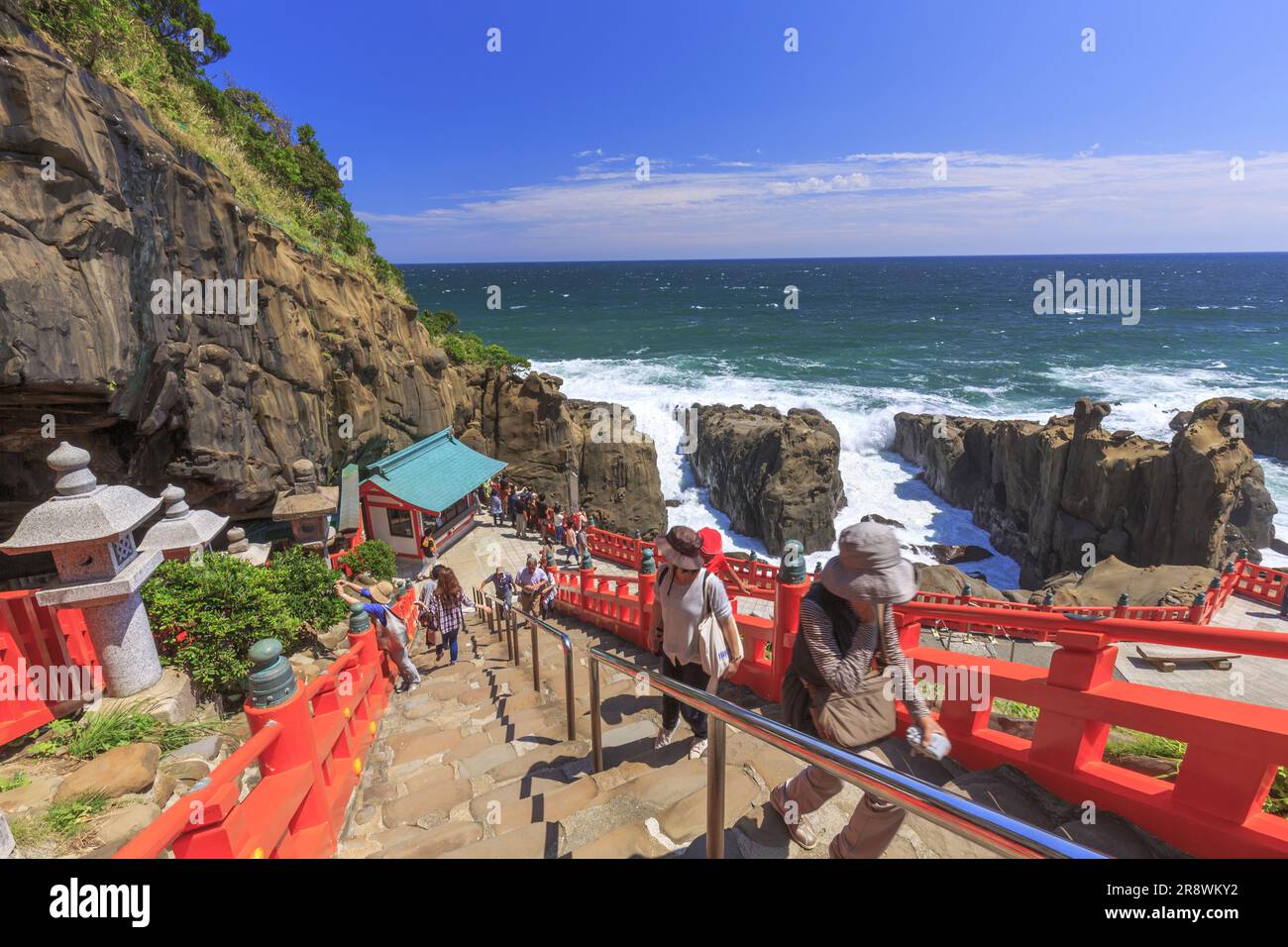 Miyazaki shrine hi-res stock photography and images - Alamy