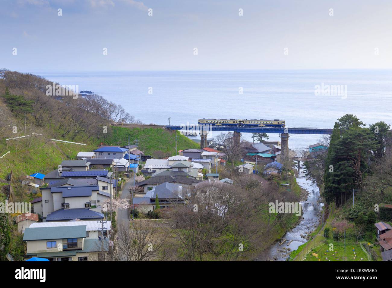 Japan gono train hi-res stock photography and images - Alamy