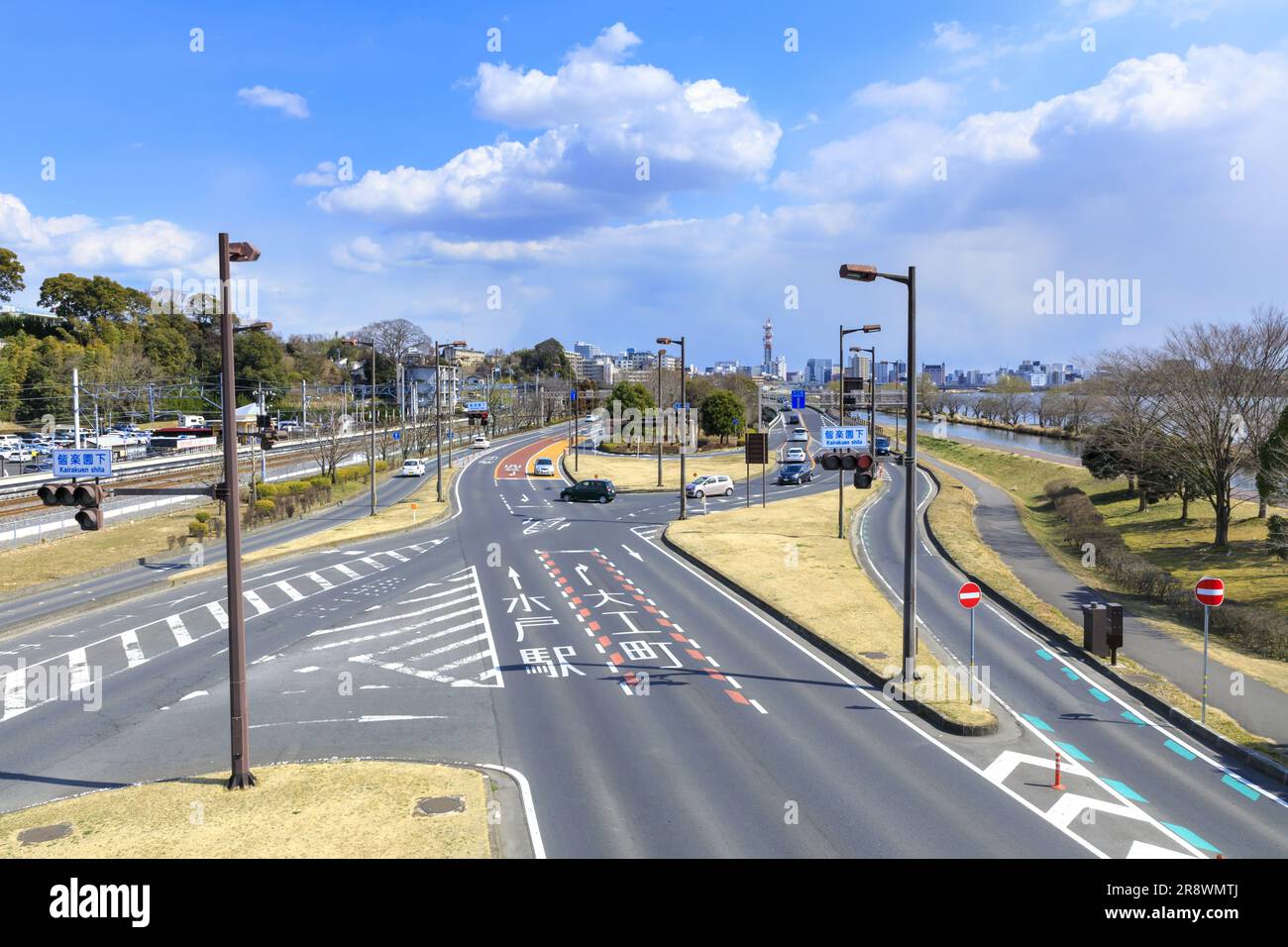 Intersection road hi-res stock photography and images - Alamy
