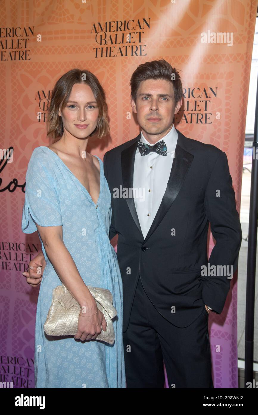 NEW YORK, NEW YORK - JUNE 22: Kerry Bishe and Chris Lowell attend the ...