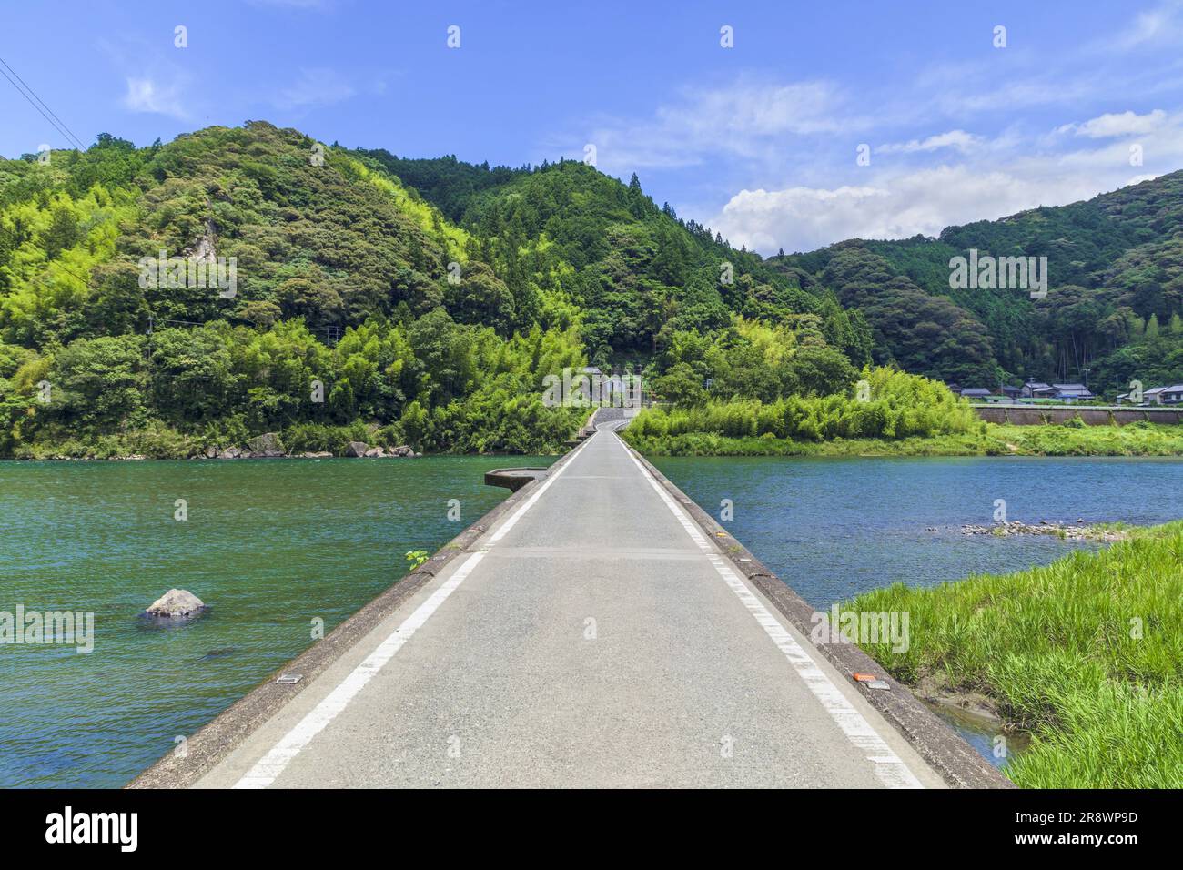 Sunken bridge hi-res stock photography and images - Alamy