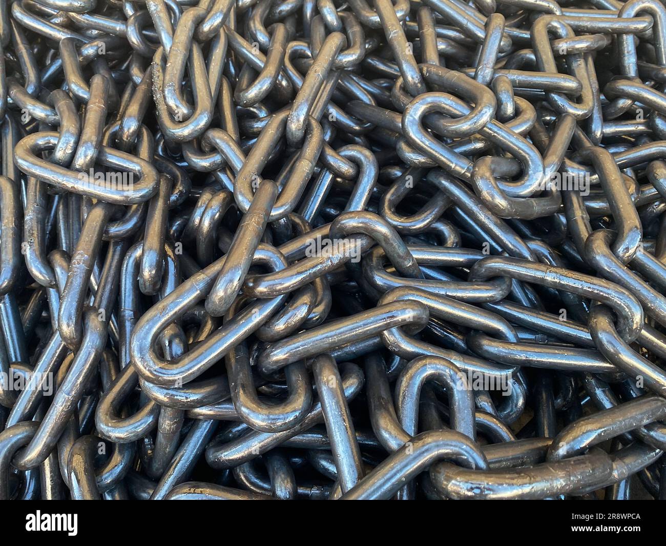Steel chain links anchor hi-res stock photography and images - Alamy