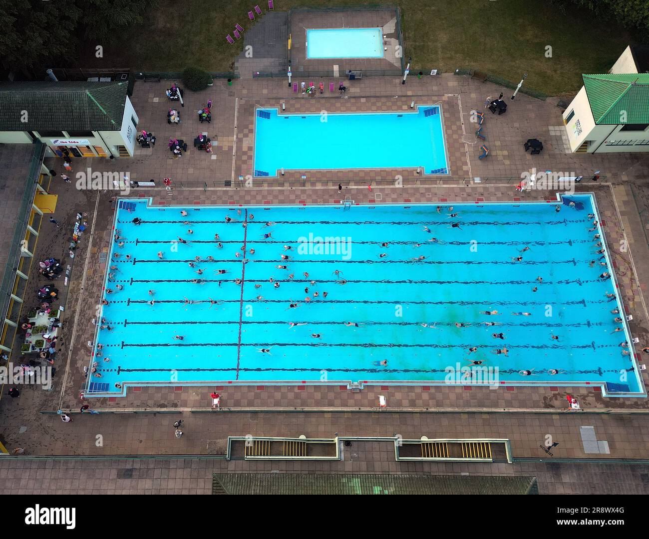 Peterborough, UK. 21st June, 2023. Peterborough Lido is full of ...