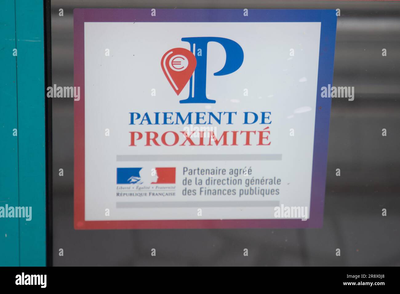 Bordeaux , Aquitaine France - 06 21 2023 : paiement de proximite brand ...